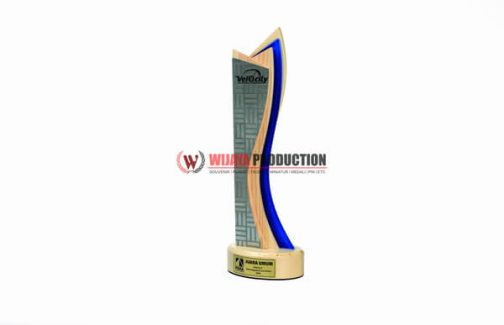 10 Contoh Desain Piala Juara yang Unik dan Elegan