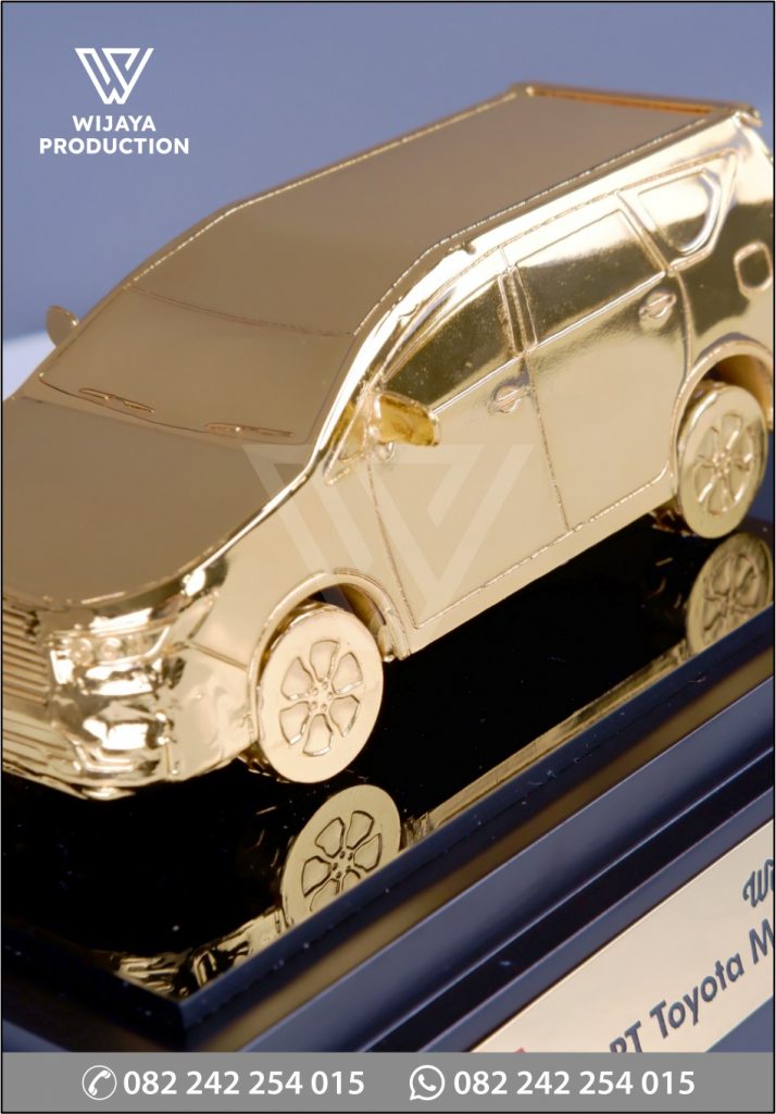 Souvenir Miniatur Toyota Indonesia - Wijaya Production