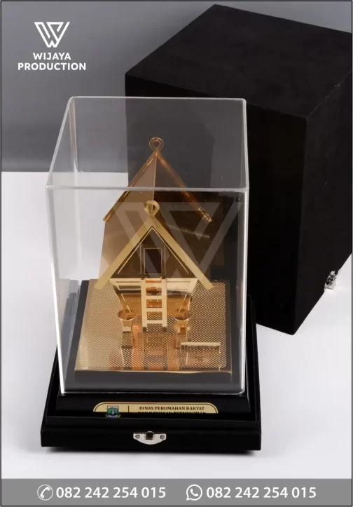 Souvenir Miniatur Leuit Baduy - Wijaya Production