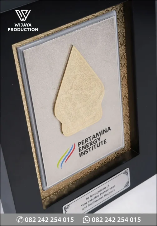 Plakat Logam Pertamina Energy Institute